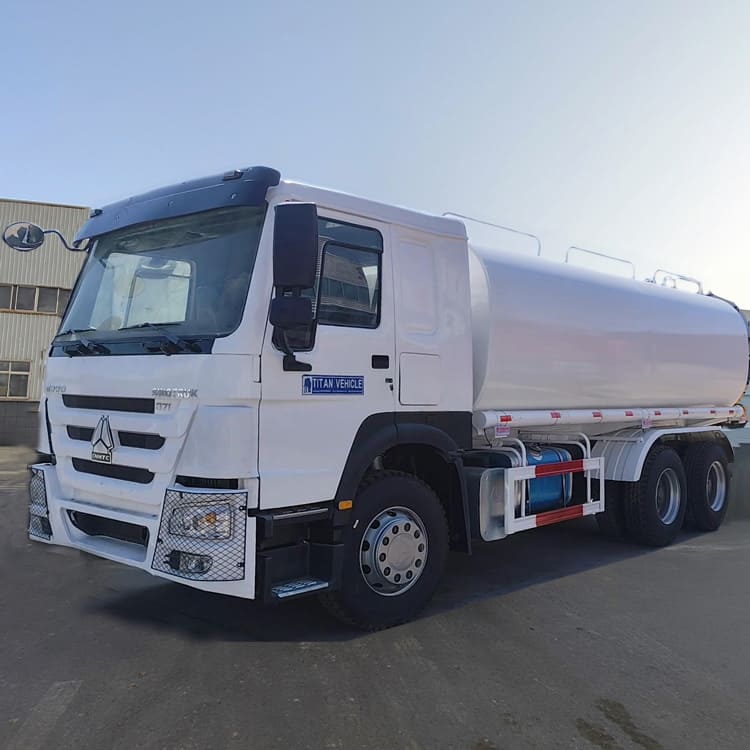 Used Howo Fuel Oil Tanker Truck 20000liters for Sale in Ghana