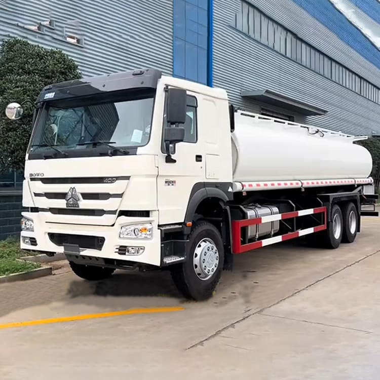 Howo 6x4 Fuel Truck 20000l Used Diesel Tanker for Sale in Ghana